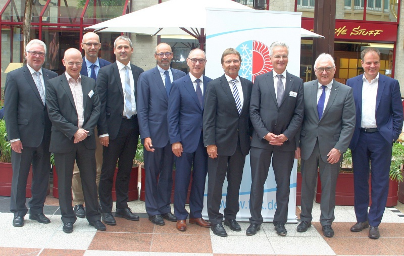 Prof. Kaup folgt auf Prof. Pfeiffenberger - tab - Das Fachmedium der ...