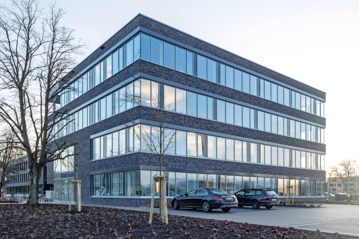 60 Jahre pbr AG - tab - Das Fachmedium der TGA-Branche