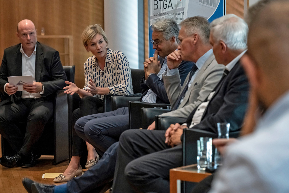 „Politik fragt Wirtschaft“ – 5. EnergyTalk der TGA-Verbände - tab.de